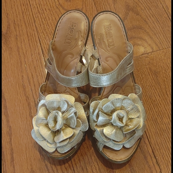 Born | Shoes | Born Wedge Heel Sandals In Gold Double Leather | Poshmark